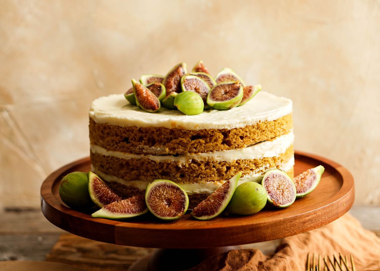 Dried fig and walnut cake; Pleasant taste - dingonuts