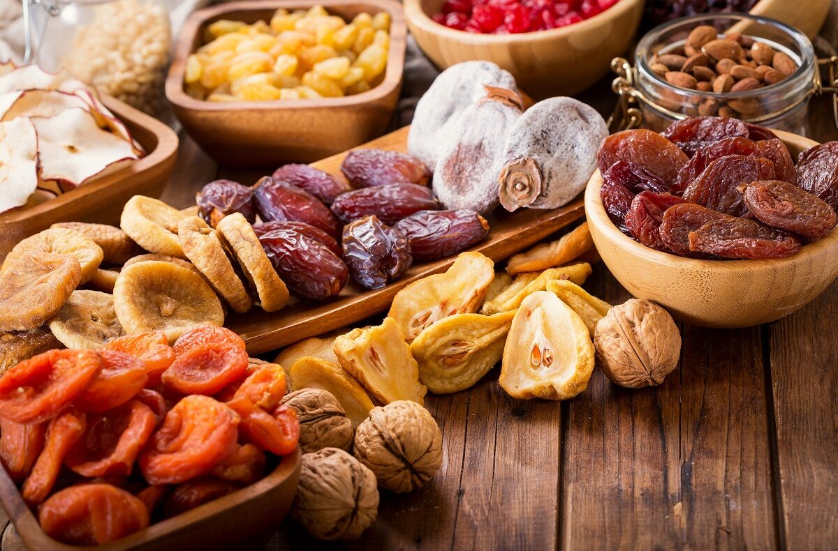 5 dry fruits name - dingonuts