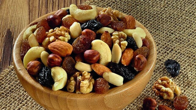 top 10 best dry fruits for health - dingonuts