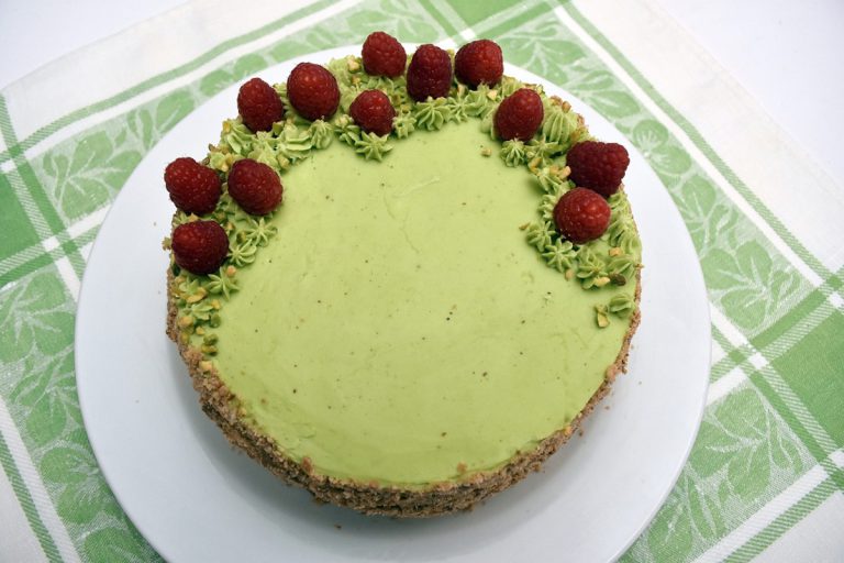 Russian Napoleon pistachio Cake - dingonuts
